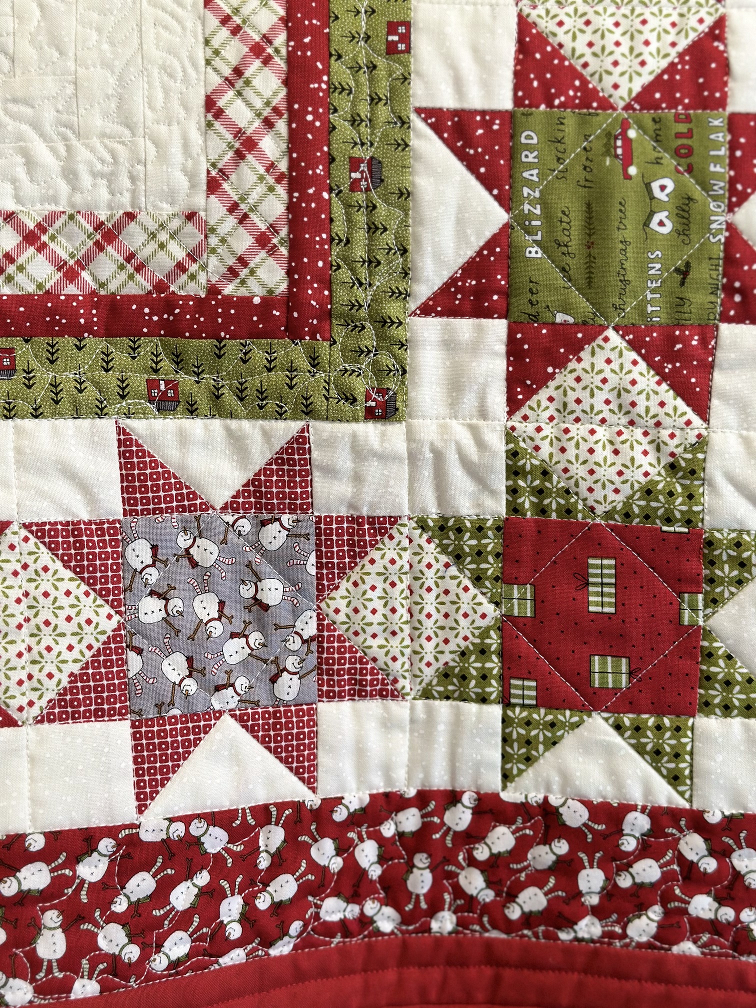 Christmas quilt pattern for beginners - Pieced Brain