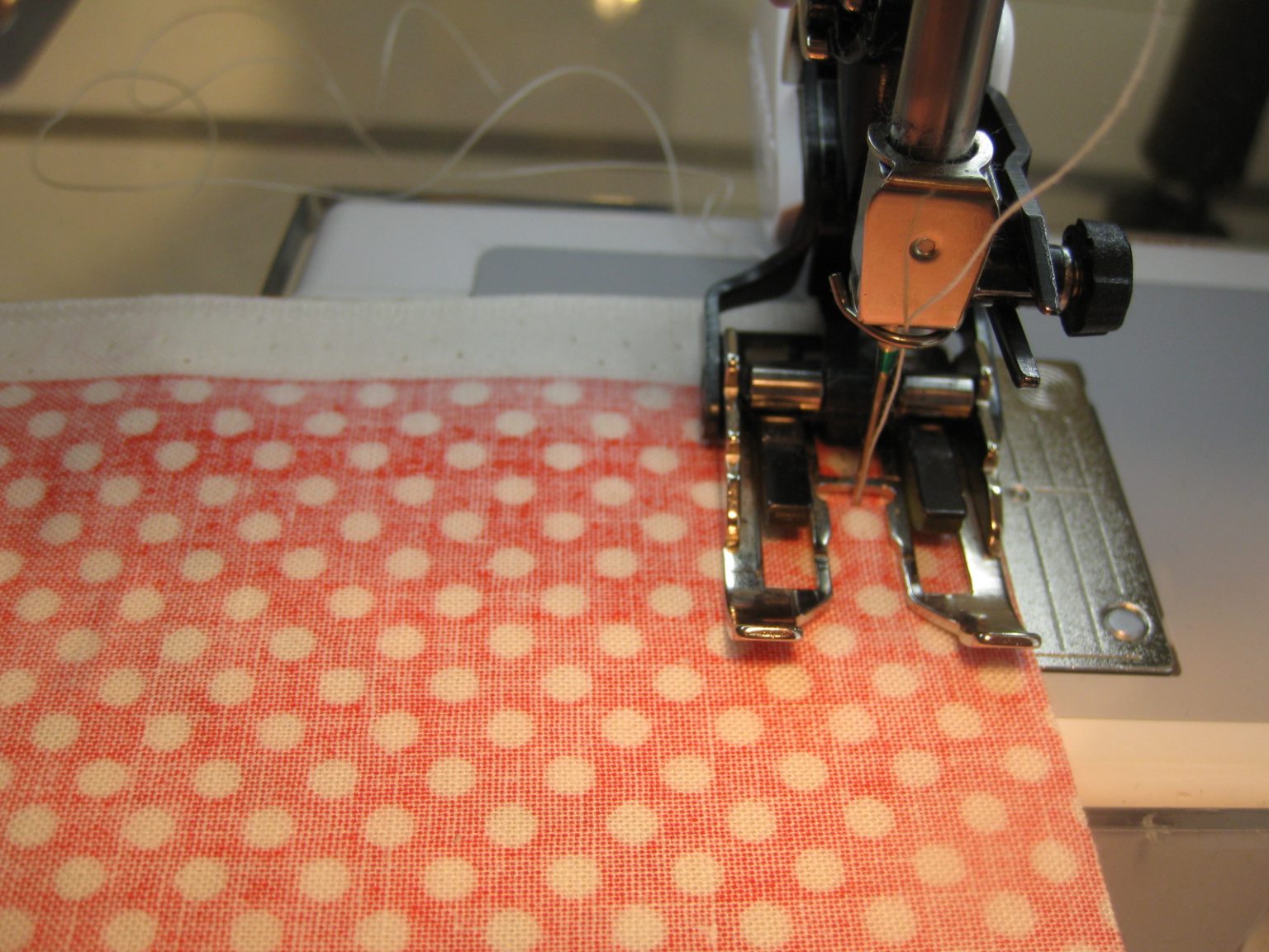Stain-proof, self-binding table runner - Pieced Brain